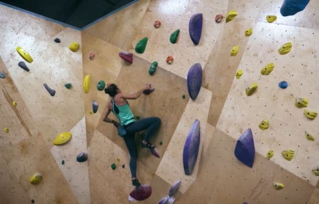 What is Bouldering - Ultimate Guide in 2020 For Everyone