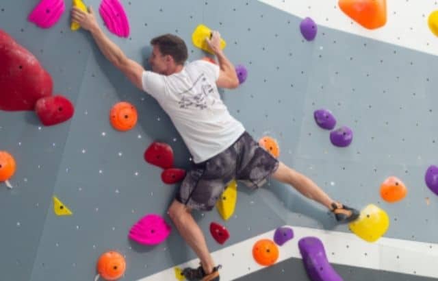 How to Get Better at Bouldering- Essential Tips for All Beginner Boulderers
