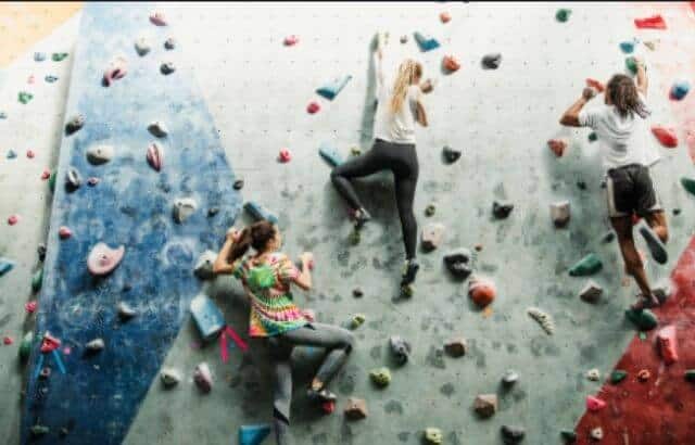 How to Get Better at Bouldering- Essential Tips for All Beginner Boulderers