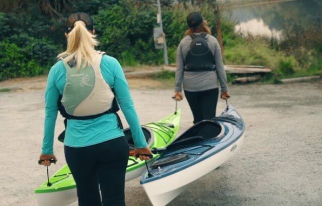How to Carry a Kayak | A 10 Step Guide To Carry Kayak Easily